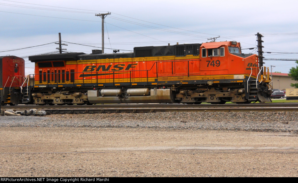 BNSF 749